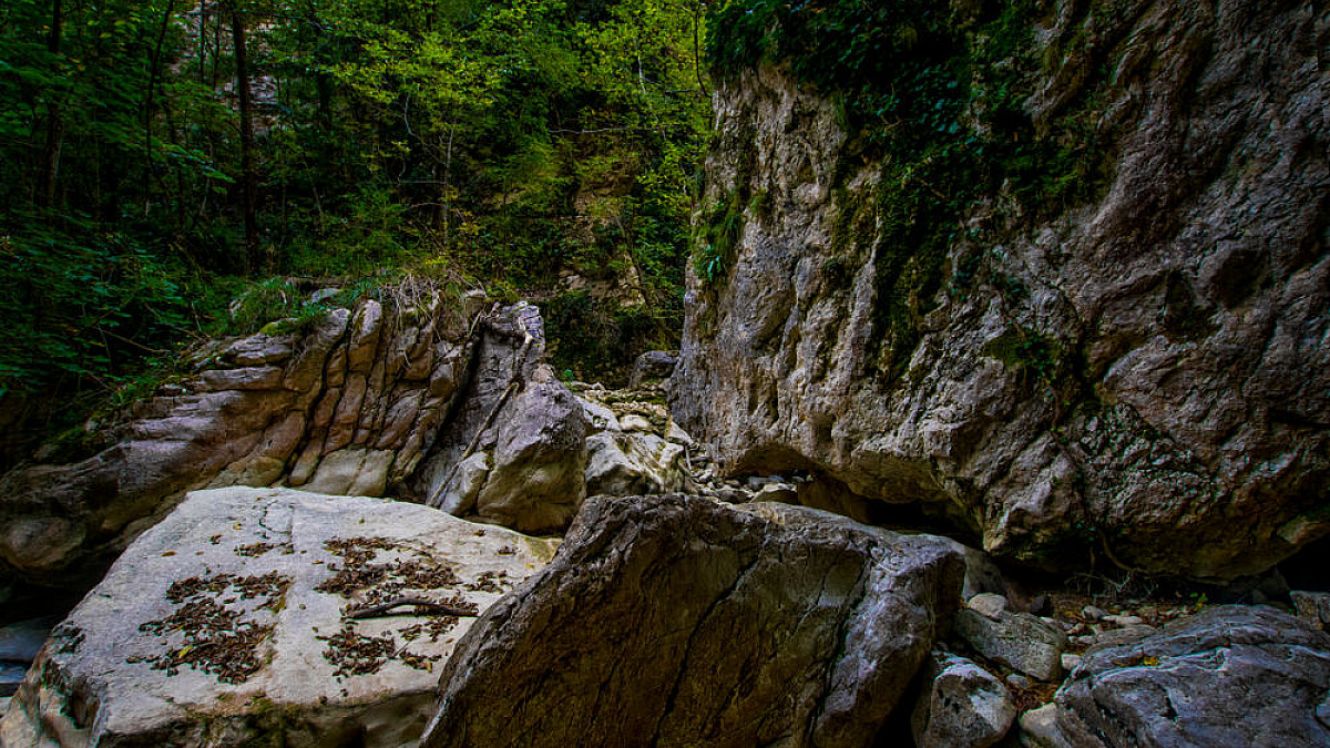 Il canyon più bello dell'Abruzzo è un'esperienza in mezzo alla natura ...