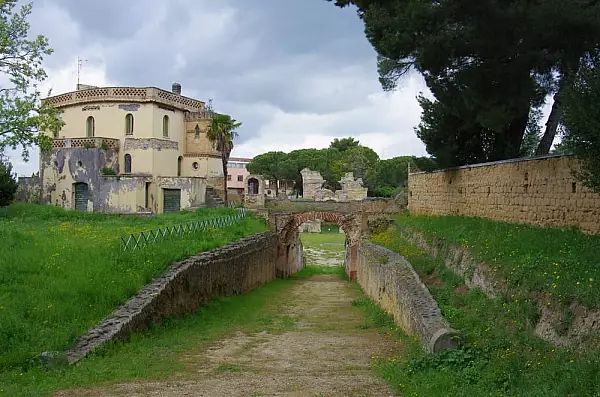Larino e le strade del Basso Molise in moto - TrueRiders