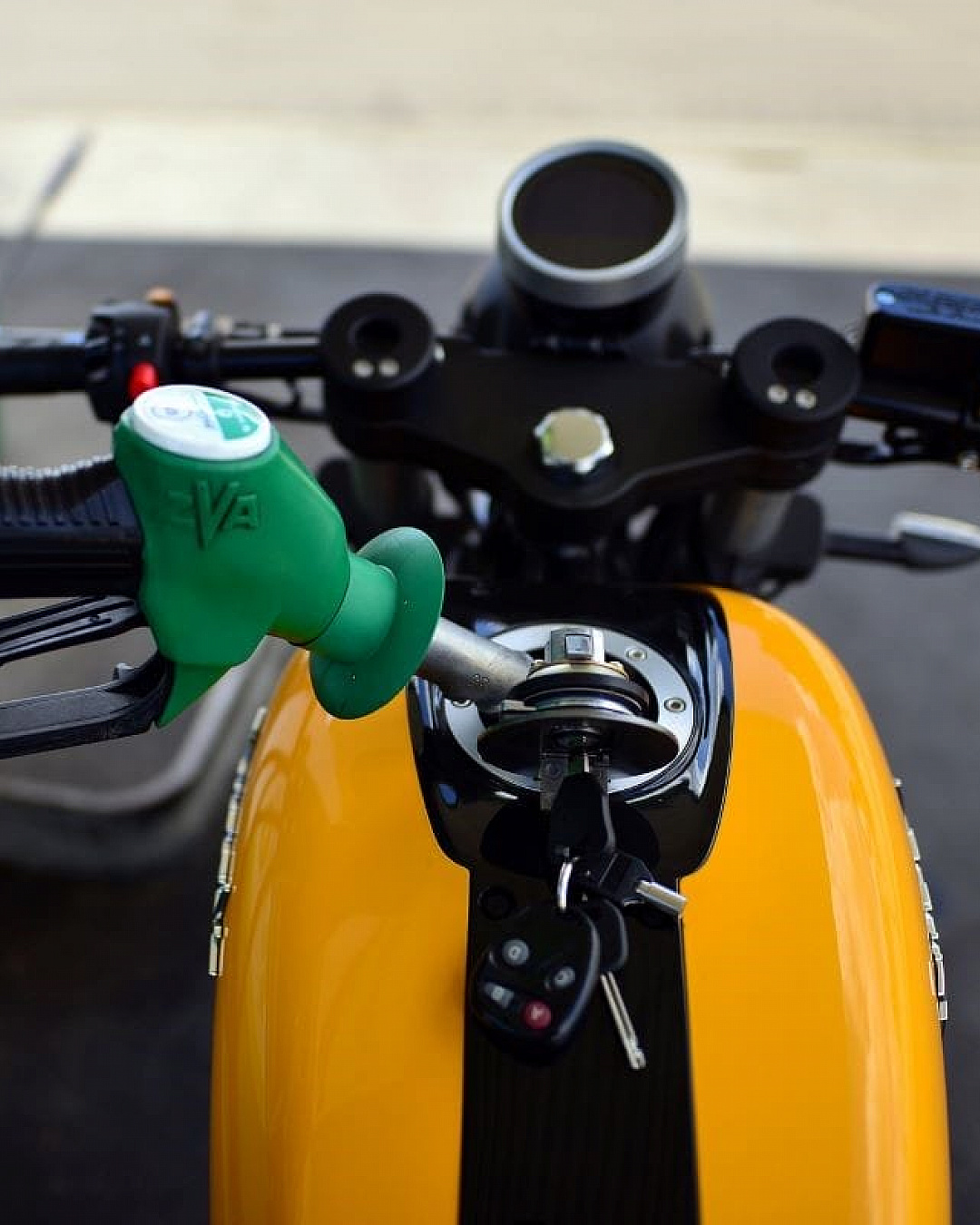 Carburanti CO2 neutri: saranno loro a salvare le moto dalla ...
