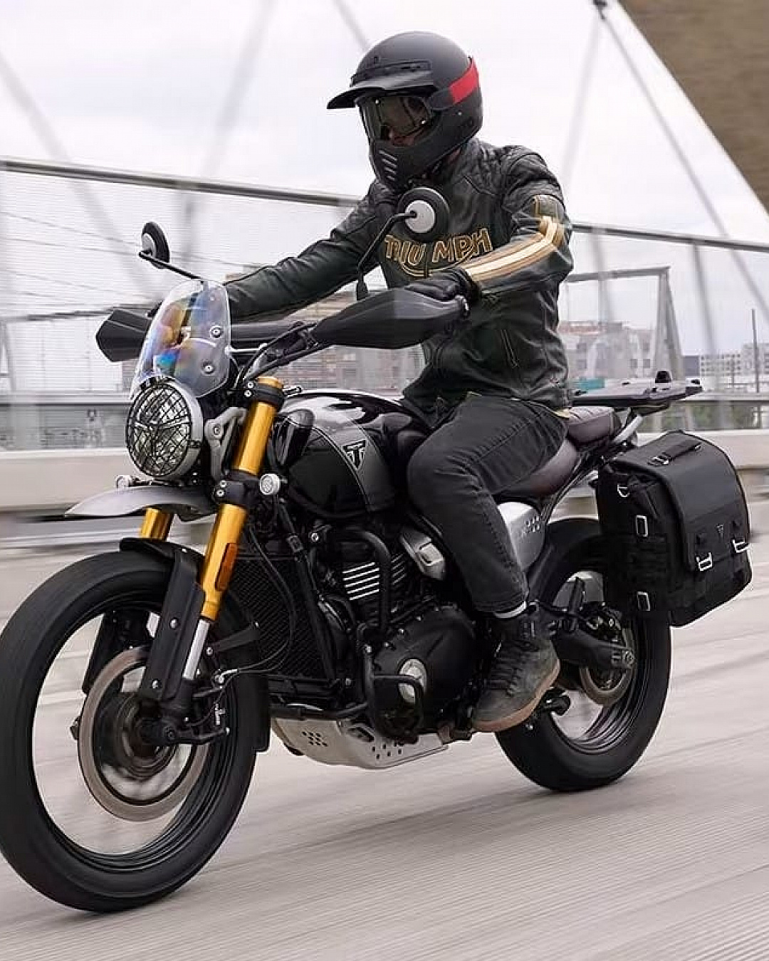 Moderna, agile e performante, la nuova scrambler di Triumph è la moto ...