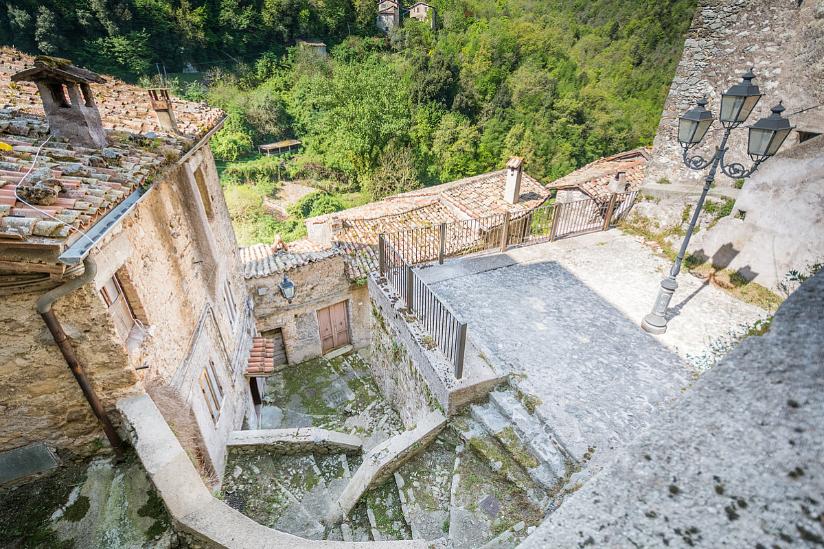 Il paese degli artisti e delle modelle: appena fuori Roma c'è il borgo ...