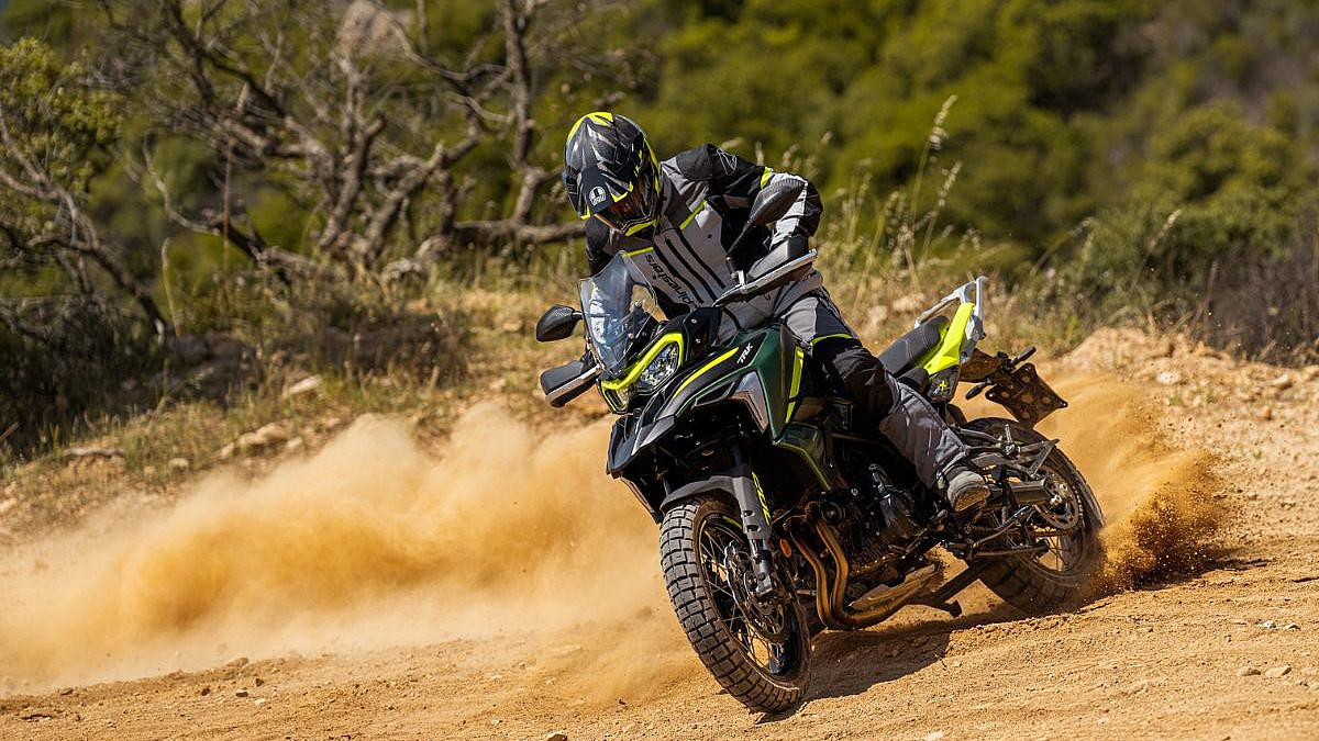 Benelli TRK 702X (2024) - Prezzo, velocità massima, scheda tecnica ...