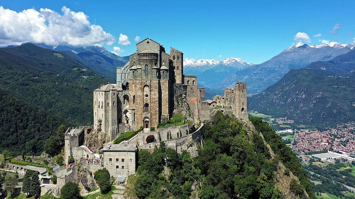 Bella Alda e la leggenda della torre: questa abbazia del Piemonte è un ...