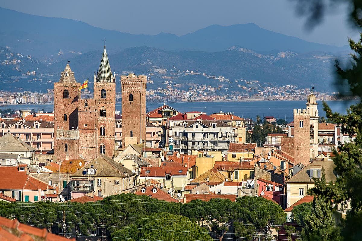 Le 100 torri che fanno di questa città della Liguria il posto giusto ...