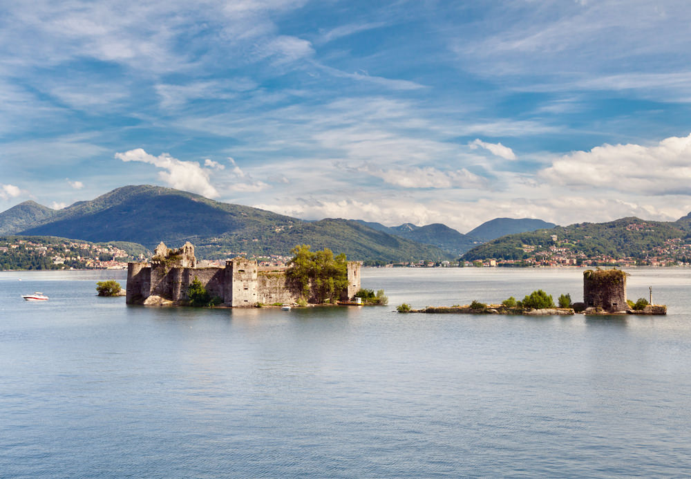 Castelli di Cannero sul Lago Maggiore: itinerario in moto - TrueRiders