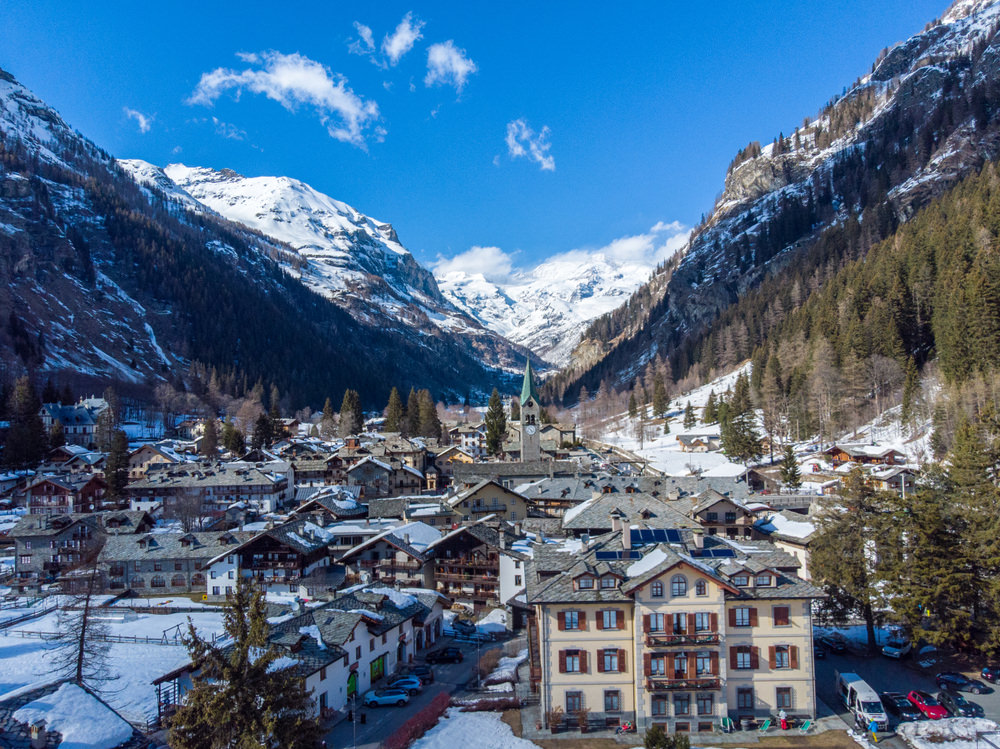 Valle del Lys, tra castelli e fiumi valdostani - TrueRiders