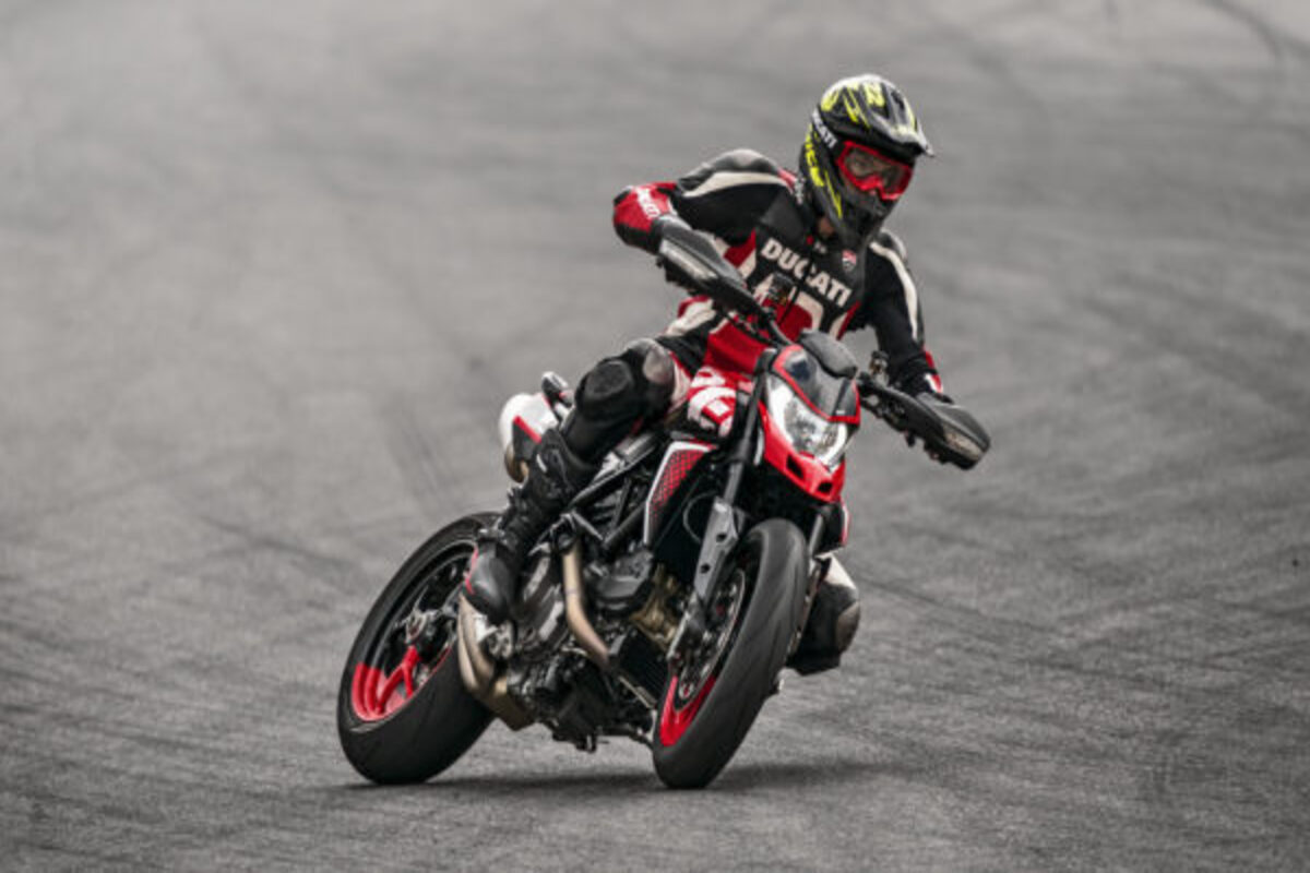 Hypermotard 950 in evoluzione: arriva la RVE con un design pazzesco